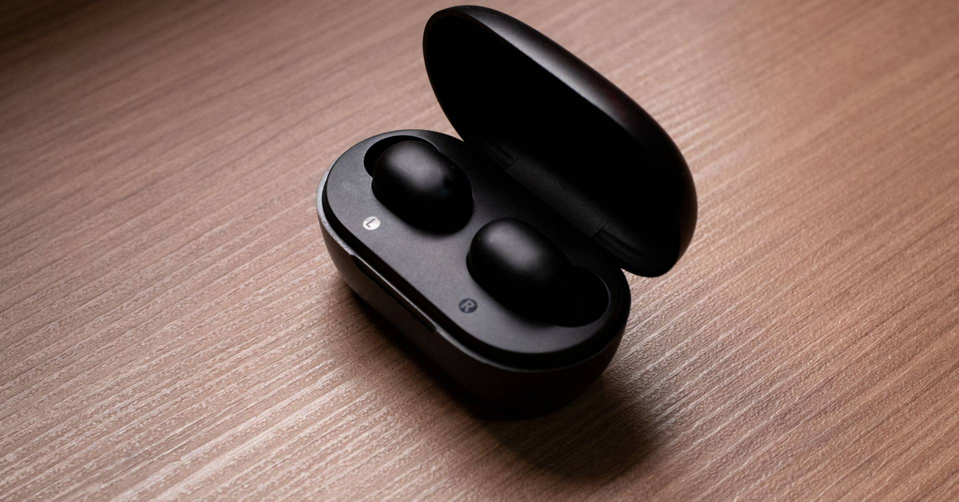 The 7 Best Wireless Earbud For 2025, Tested And Researched